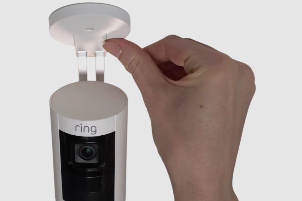 How to Remove a Ring Stick-Up Cam - TECH GURU GUY